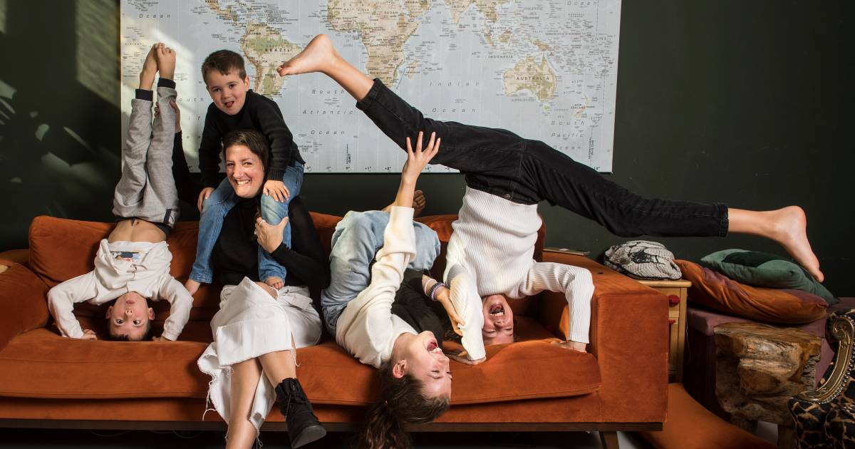 Kersvers moeder zijn is soms vreselijk, merkte Laura (39): 'Ik dacht ...