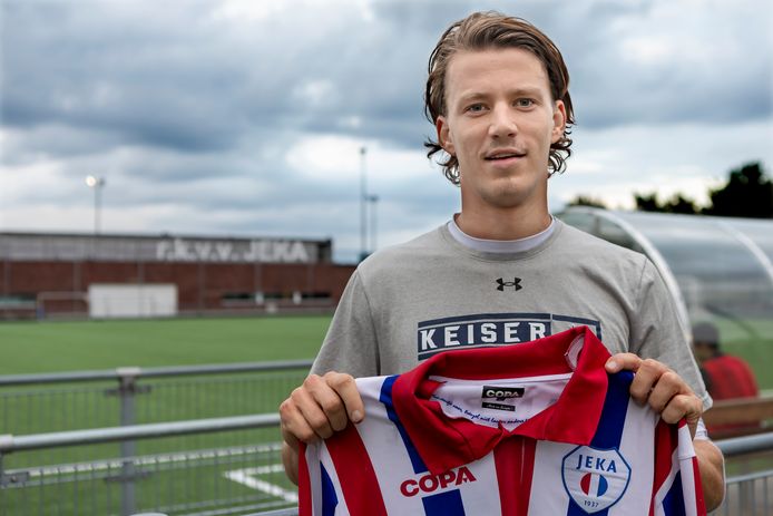 Geen Italië of België; Lucas Jacobs is weer thuis in Breda: ‘Voetbal is ...