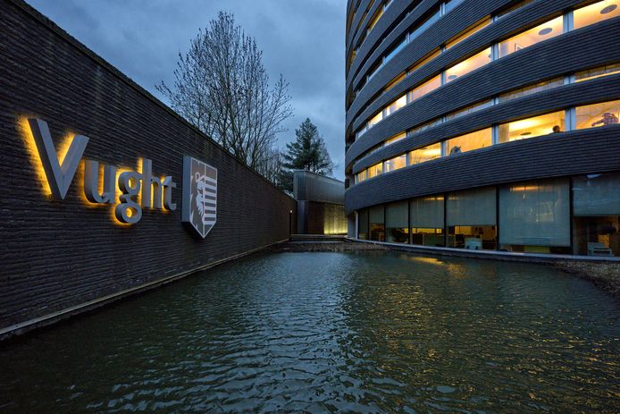 Ambtenaren liggen wakker van ‘onveilige werksfeer’ in het gemeentehuis ...