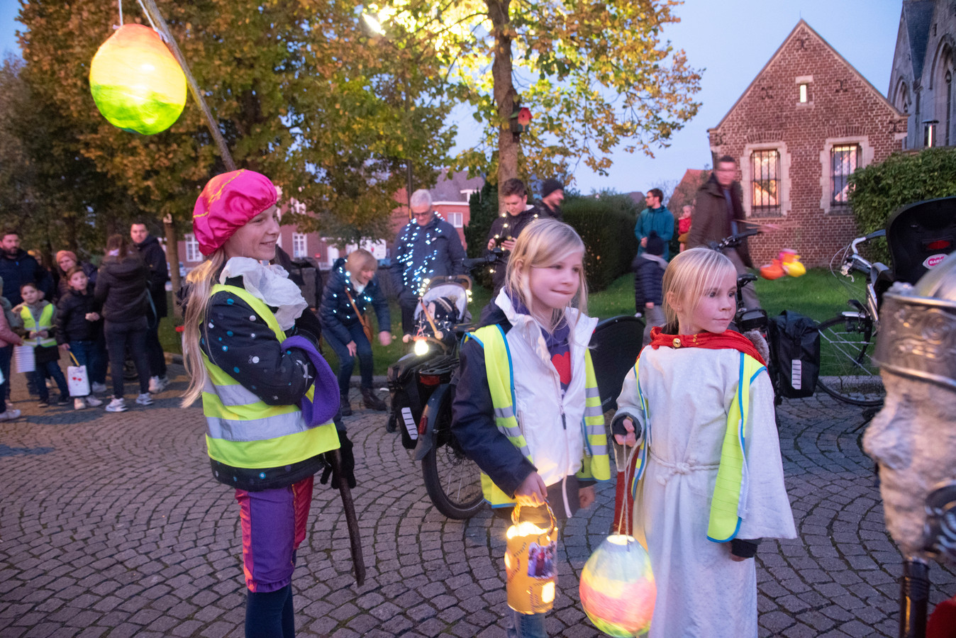 Lampionnen tocht sluit Sint-Maartens feest af | Foto | hln.be Lampionnen tocht sluit Sint-Maartens feest af | Foto | hln.be