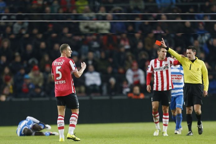 PSV akkoord met straf Pieters voor rood en agressief gedrag | Voetbal ...