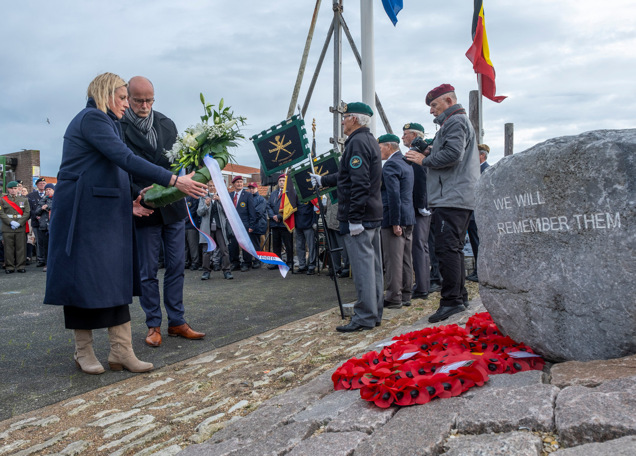 Geroerd door de tranen in de ogen van die oude veteranen bij herdenking ...