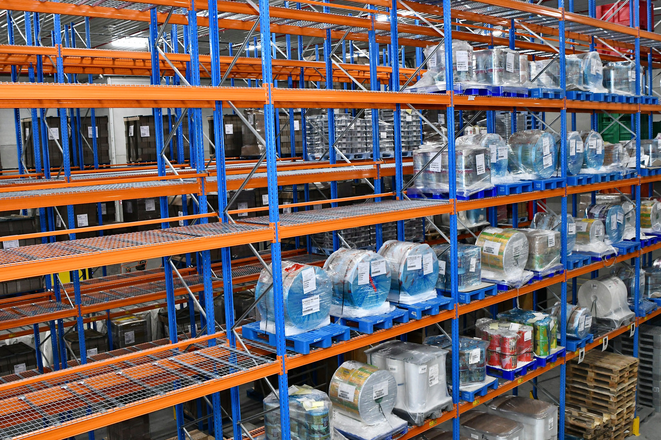 Hier rollen jaarlijks 200 miljoen tortilla’s van de band: Paulig opent ...