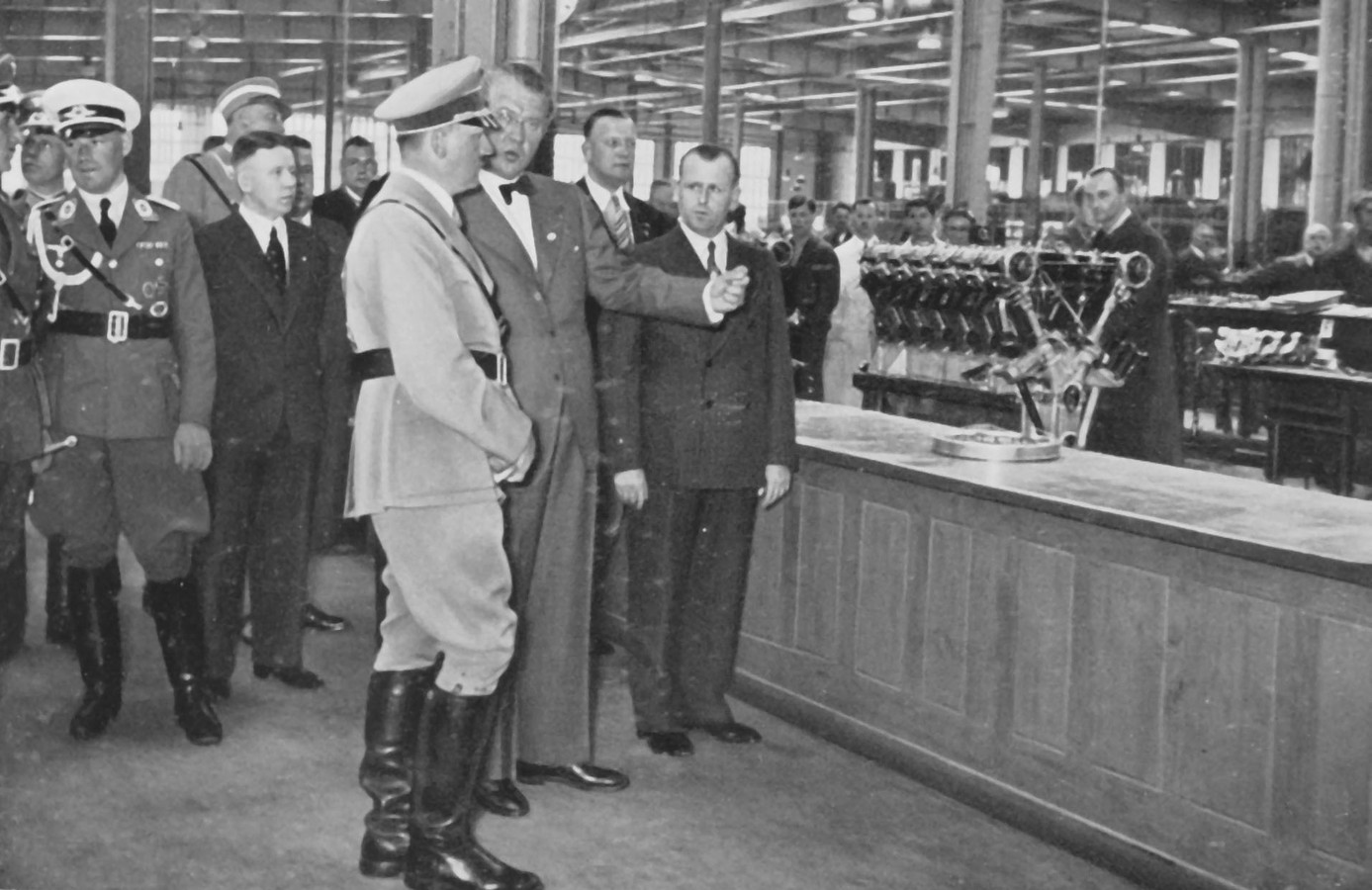 Nazimiljardairs: door pact met Hitler konden deze bedrijven ongehinderd ...