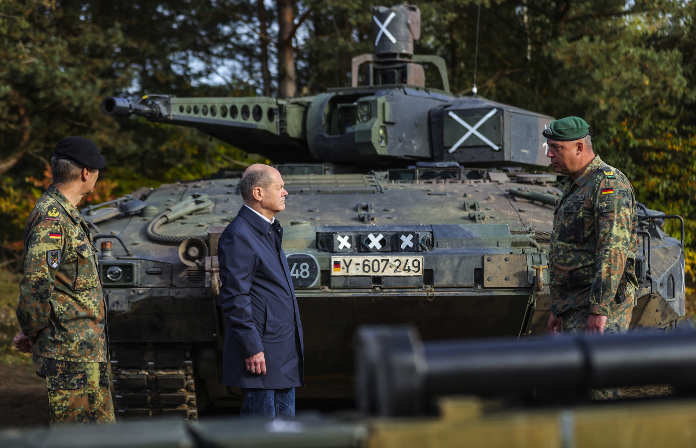 Defecte ‘supertank’ stort Duitse ministerie van Defensie dieper in ...