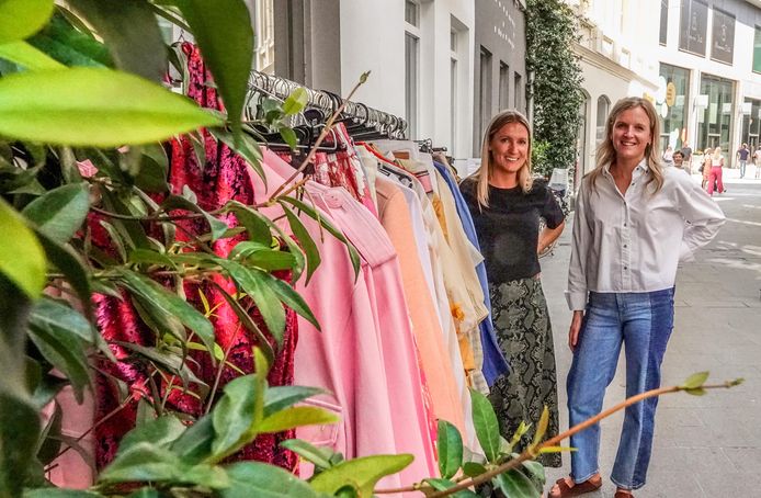 Driedaagse Braderie Kortrijk brengt massa volk op de been | Kortrijk ...