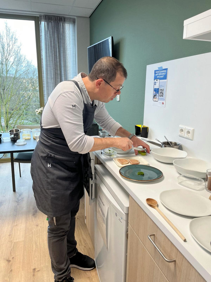 Sterren­chef Michel vervult laatste wens Luc (70) met zeer speciale ...