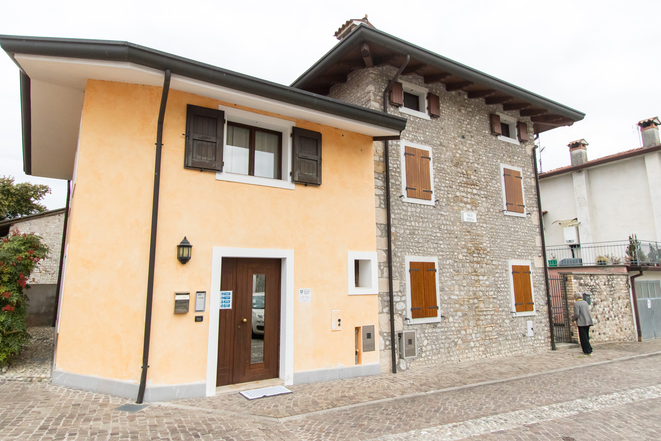 Op bezoek bij het graf van Pim Fortuyn: hoe een Italiaans slaapdorpje ...