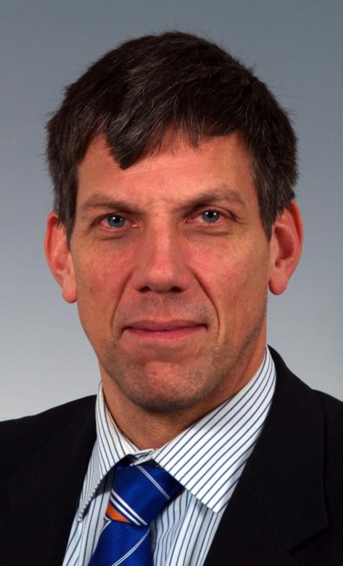 'Bas Roorda speelt de onnozele' | Valkenswaard | ed.nl