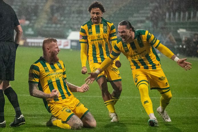 Veerkrachtig ADO wint van Telstar en houdt play-offs in zicht | Regiosport Den Haag | AD.nl