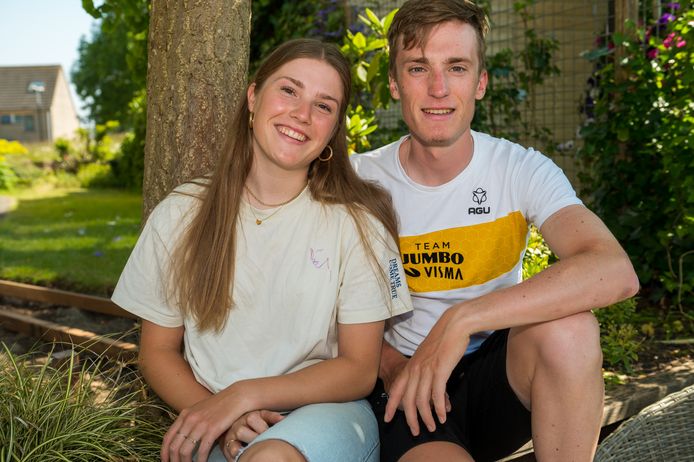 Wielrenners Loe en Lisa van Belle: ‘Samen trainen voor niemand leuk ...