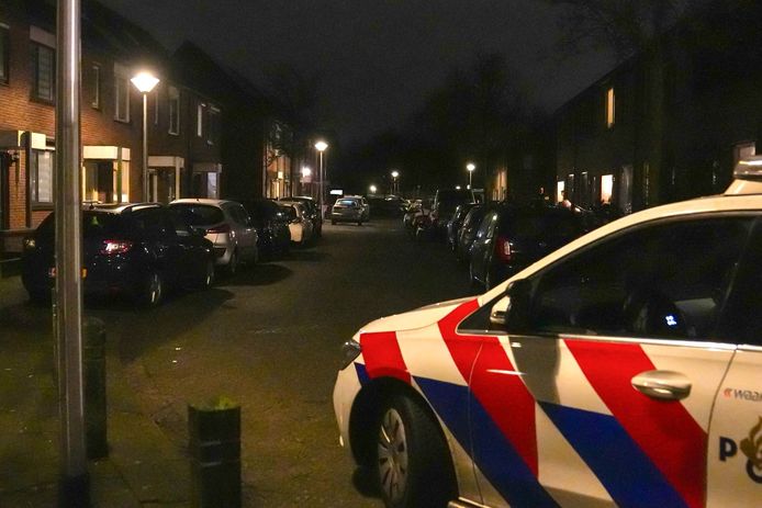 Man (23) gearresteerd voor bedreiging met vuurwapen na klopjacht in ...