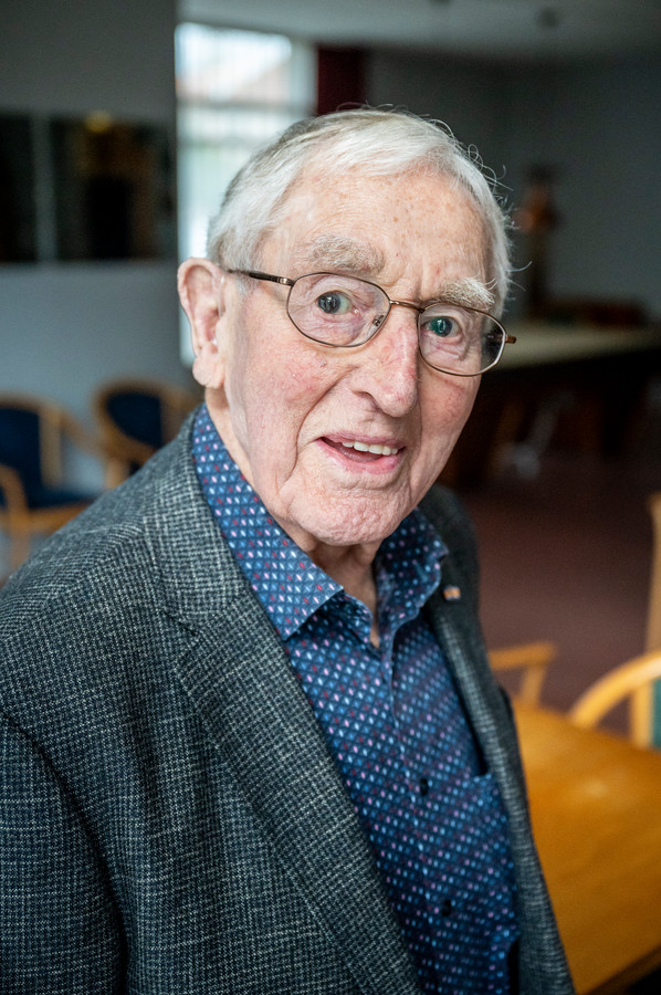 De ‘krachtige ouderen’ uit Ravenstein vieren feest – en ja, er zijn ook vijftigers lid van de ...