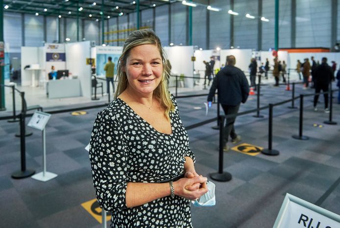 GGD al een jaar lang aan het ‘vaccineren, meeveren en terugduwen ...