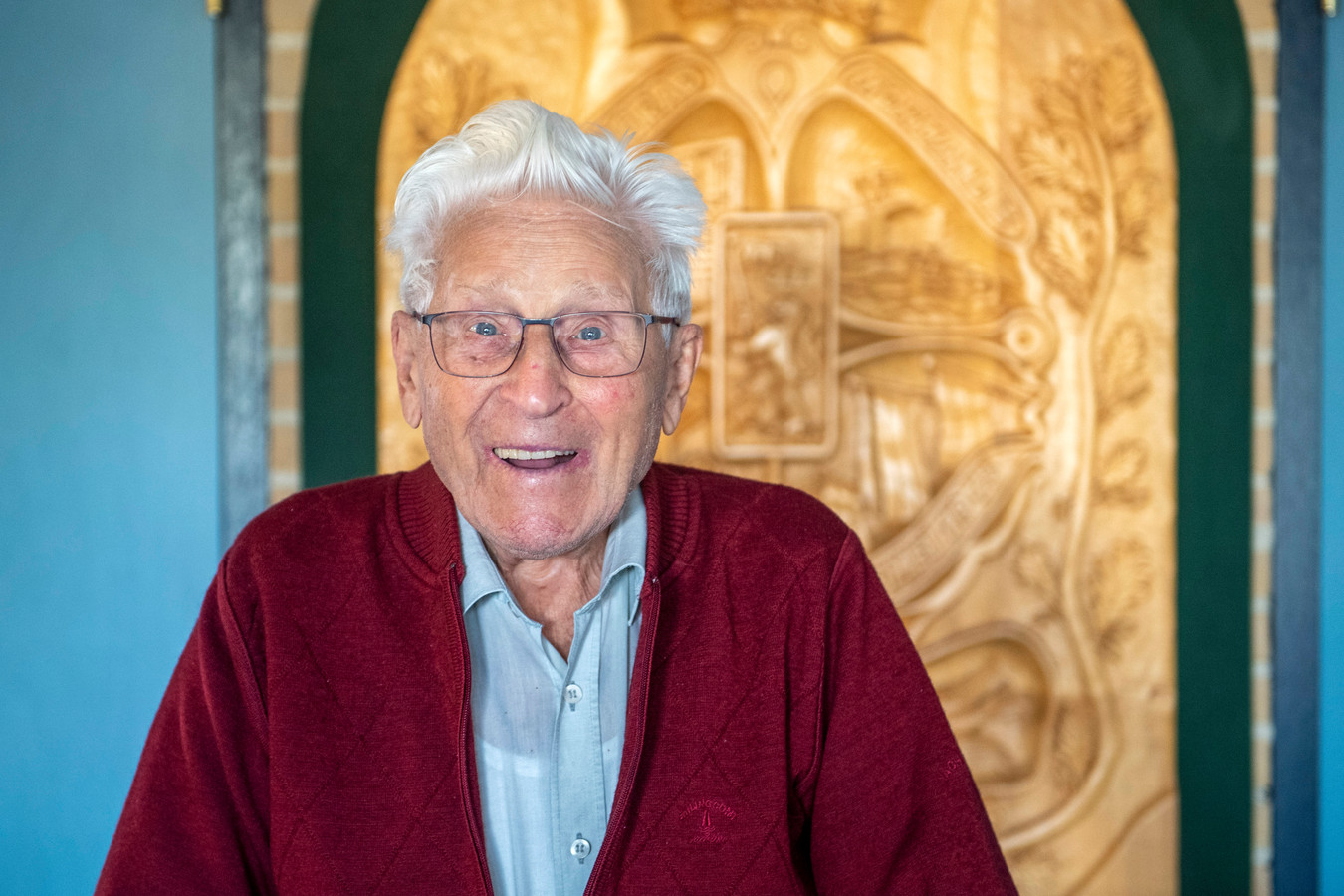 Roelf uit Rijssen viert zijn 100ste verjaardag en voelt zich zo fit als ...