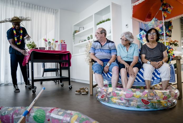 Noodmaatregelen bij zorginstellingen in zomervakantie: familie moet ...