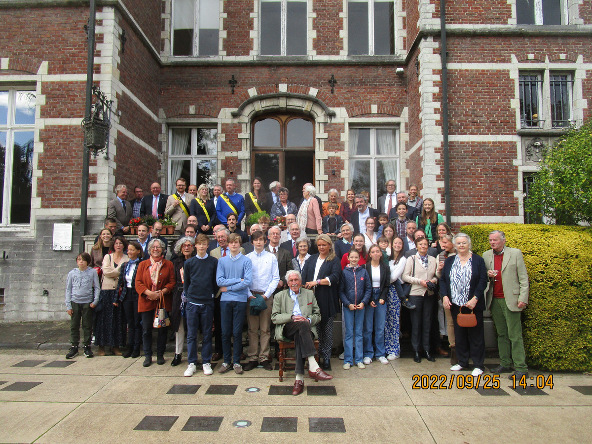 Nieuw boek wekt geschiedenis adellijke familie de Neve de Roden tot leven: “Zeven eeuwen stempel ...
