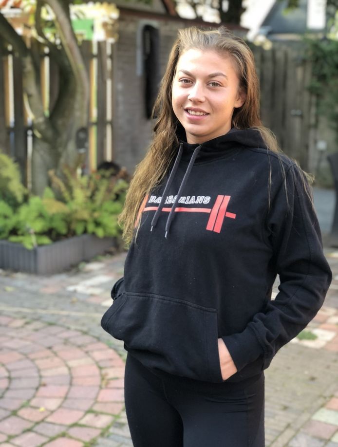 Britt (23) heeft na lang niet studeren tóch haar roeping gevonden ...