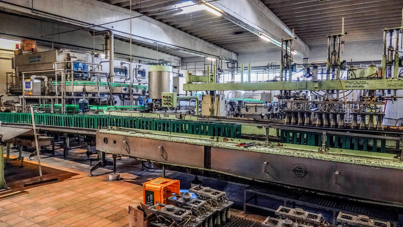 West-Vlaanderens oudste brouwerij Leroy Breweries bestaat 450 jaar ...