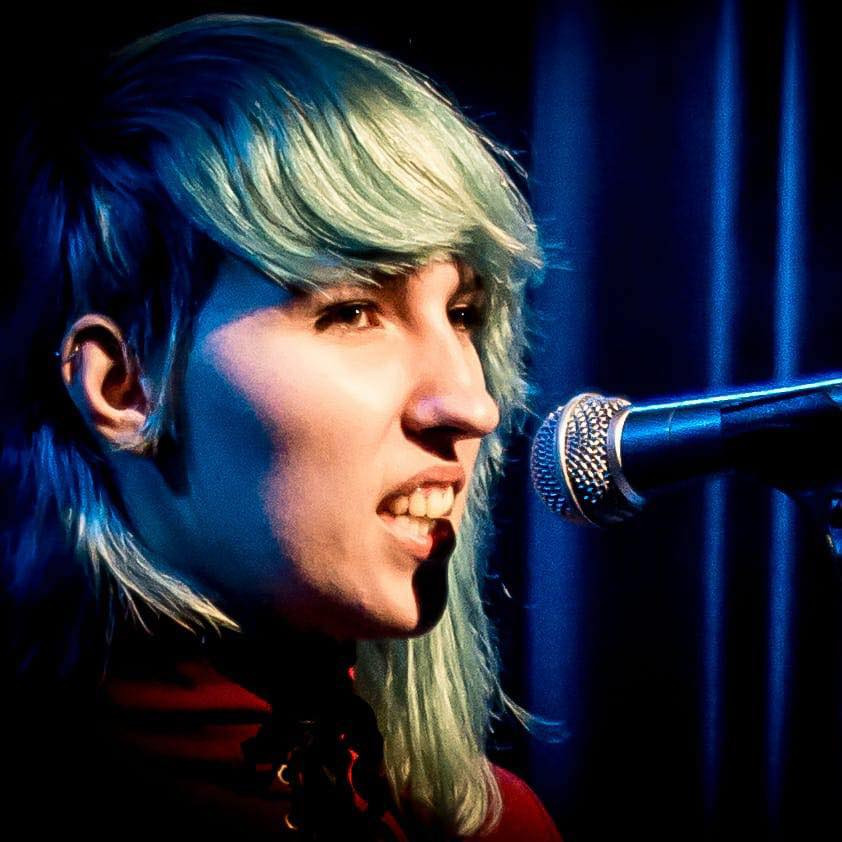 ‘Moshen’ voor de Amersfoortse voedselbank: ‘Metalheads willen anderen ...