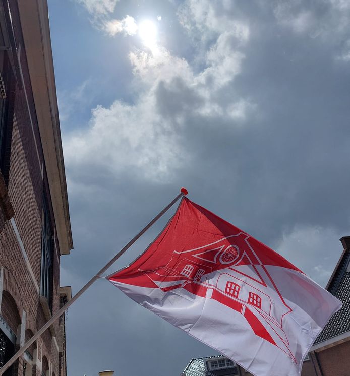 Hebben! Het gaat hard met de nieuwe Korteraarse vlag: ‘Na dit weekend ...
