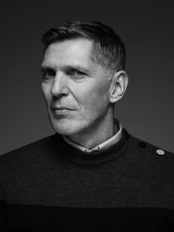 Erwin Olaf (1959-2023) was altijd geïntrigeerd door mensen die macht ...