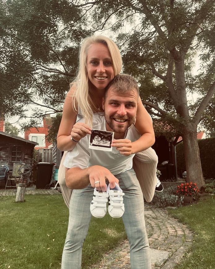 Karlo heeft relatie met topvoetbalster Inessa, die de dochter van zijn ...