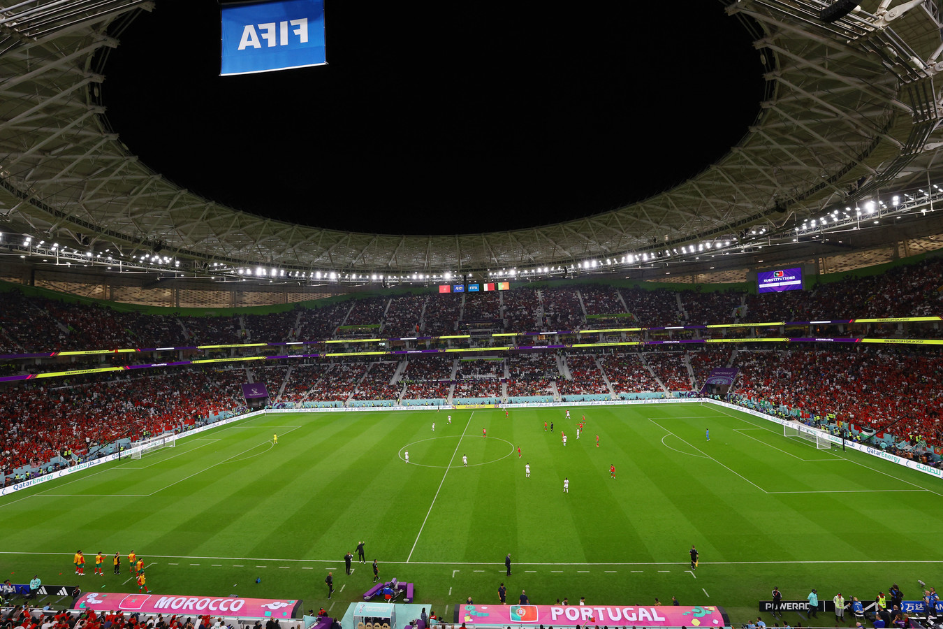 Ils ont coûté des milliards d’euros: que vont devenir les stades du ...