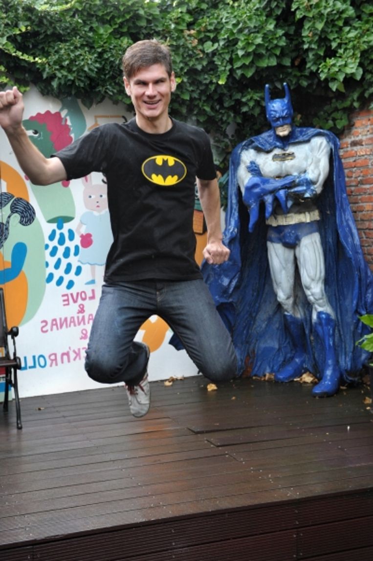 Batman in België! Tom De Witte is blind maar 'ziet' met zijn oren: 'Pas ...