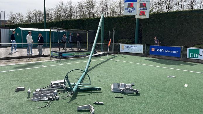 Raadsel waarom lichtmast omviel bij veld Ring Pass Delft: ‘Vorig jaar ...