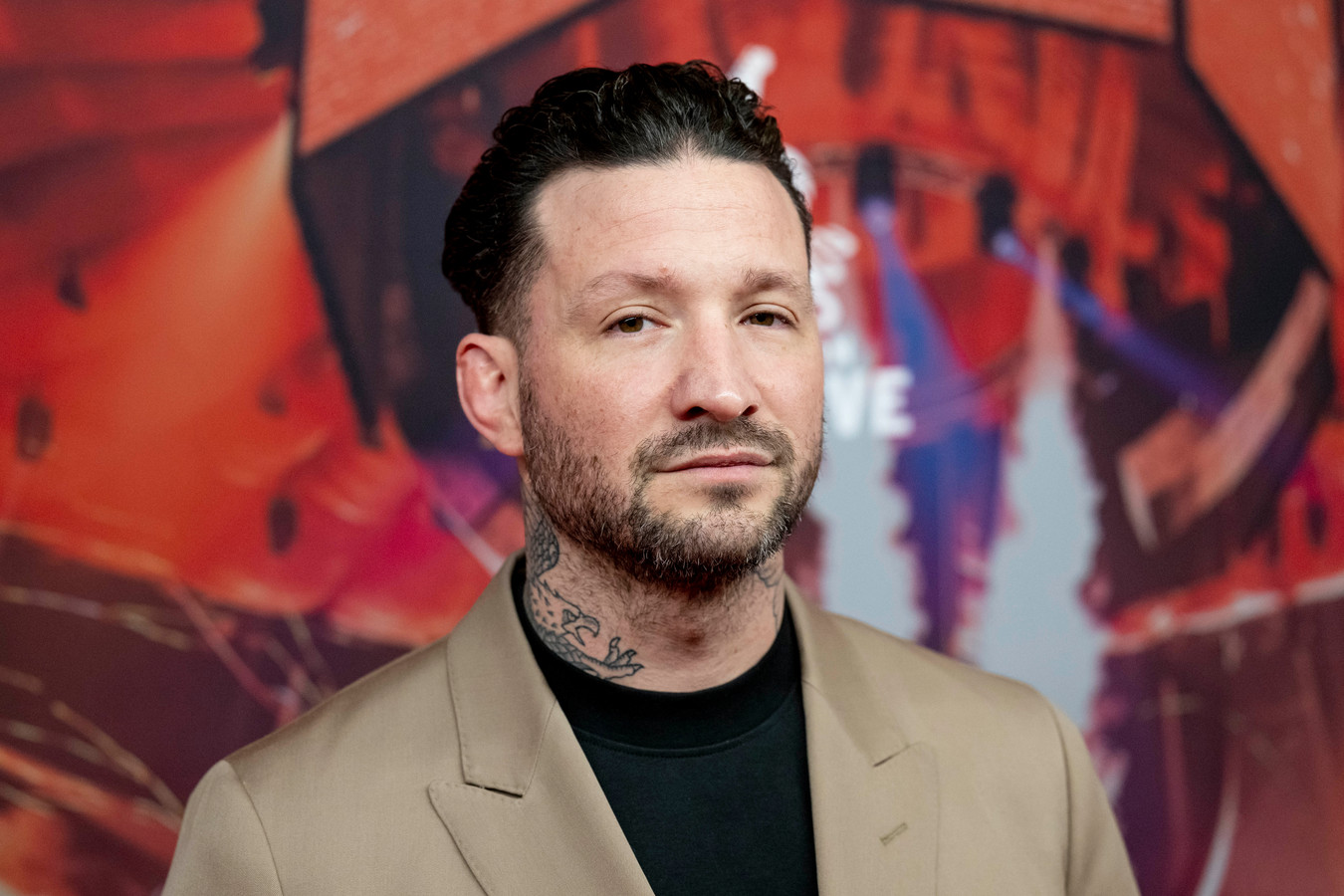 Kraantje Pappie neemt dochtertje mee op podium en Jandino kan carrière ...