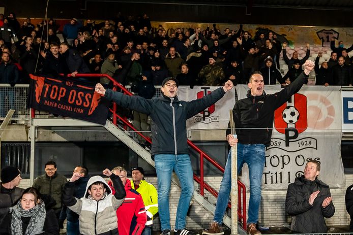TOP Oss reist met vijf bussen vol supporters af naar beladen topper in ...