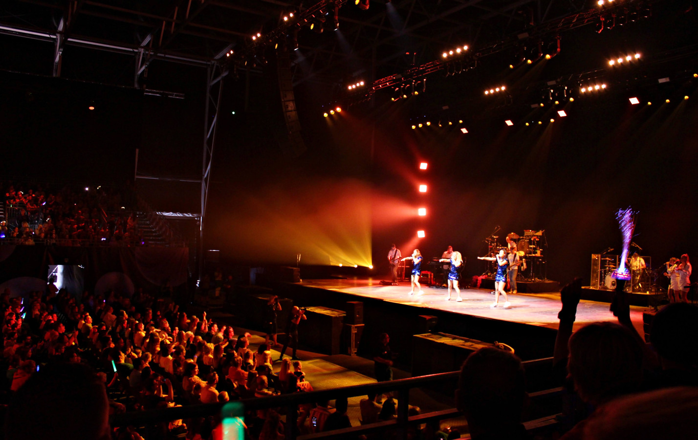 K3 geven in Proximus Pop-up Arena grootste show van deze zomer | Foto ...