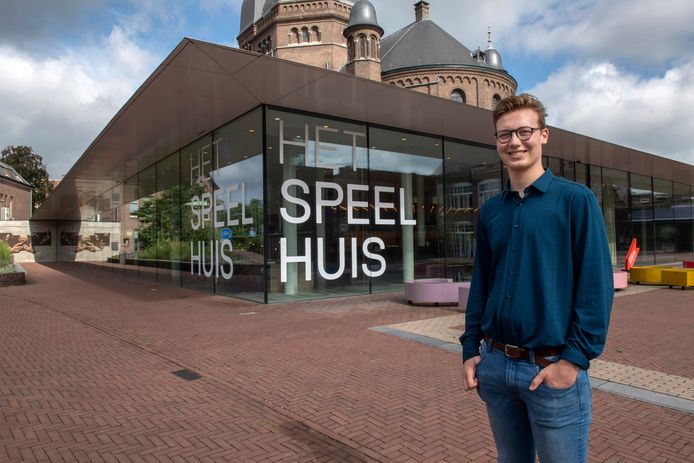 Jeugdburgemeester Lars gaat laten zien dat iets saais heel boeiend kan ...