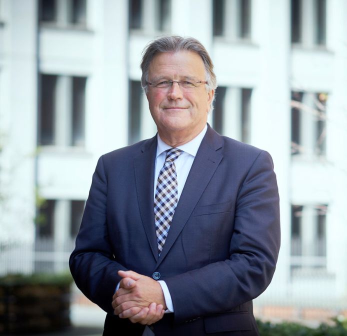 Topambtenaar Riedstra van ministerie Justitie en Veiligheid vertrekt ...