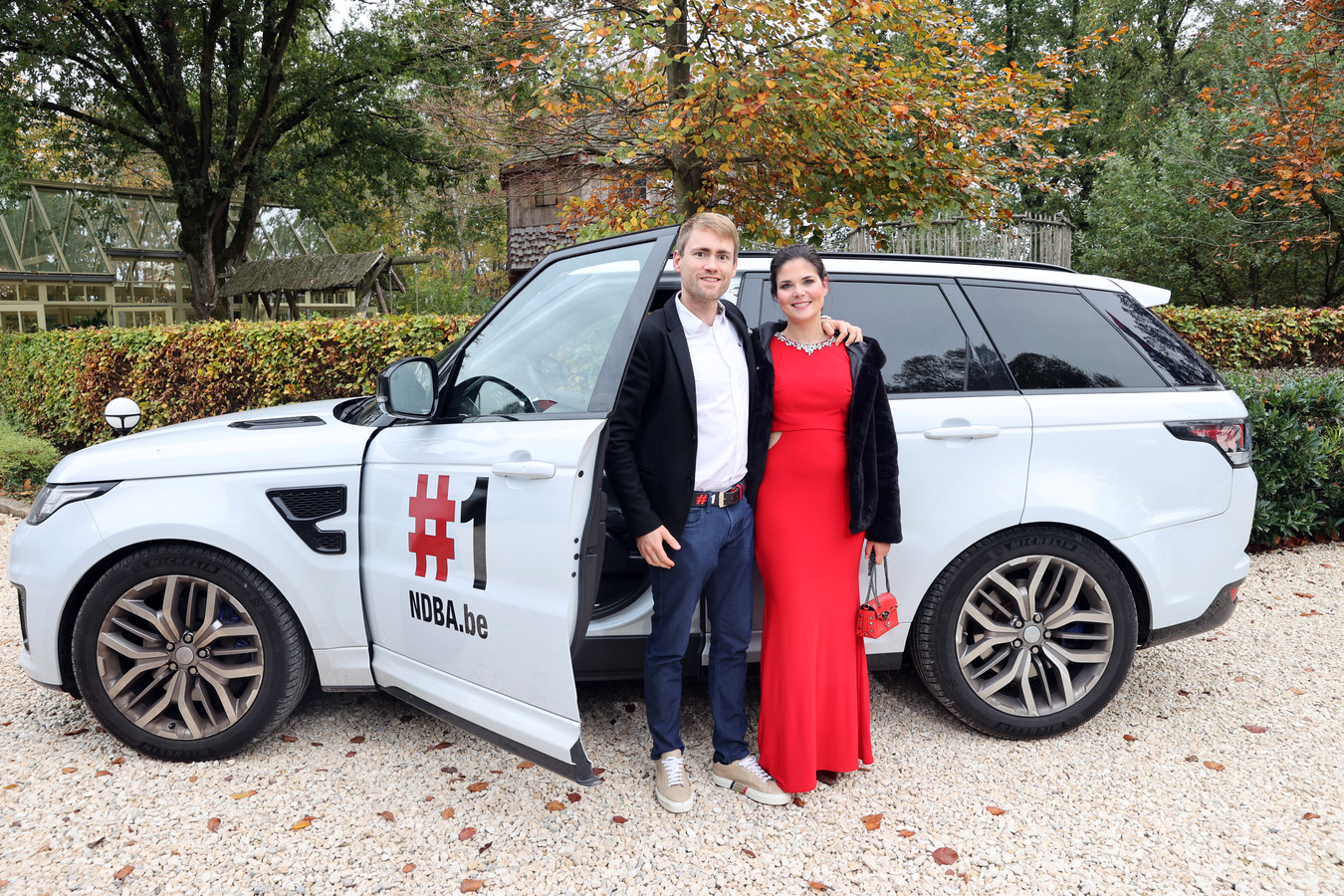 Een botoxdokter, een vriend van Jean-Claude Van Damme en een ...