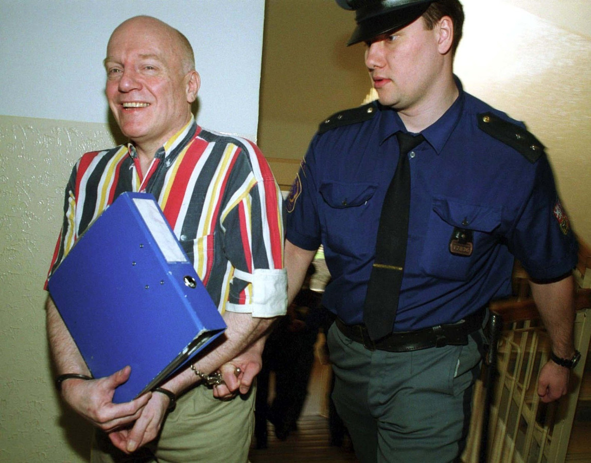 BBC-presentator Denning bekent meer kindermisbruik | Foto | gelderlander.nl