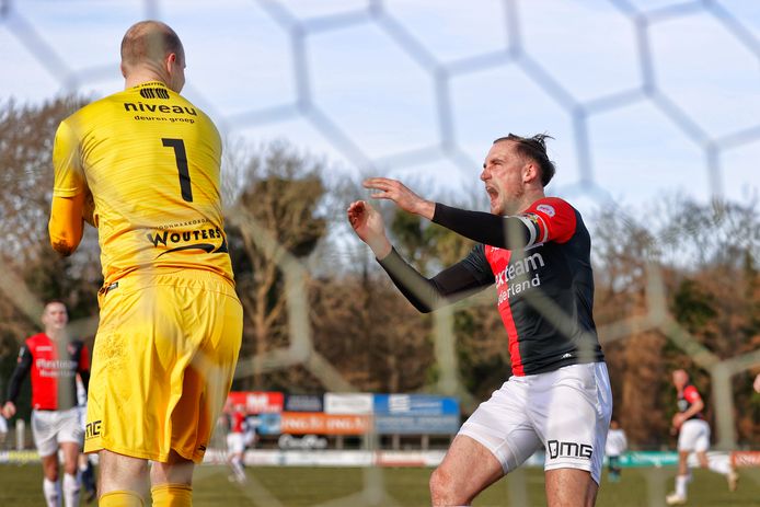 Drie strafschoppen bij De Treffers: keeper Kornelis penaltykiller met ...