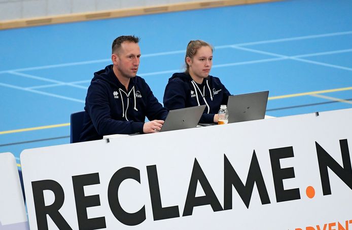‘Zo vader, zo dochter’ achter de achterlijn bij Sliedrecht Sport: ‘Dit ...