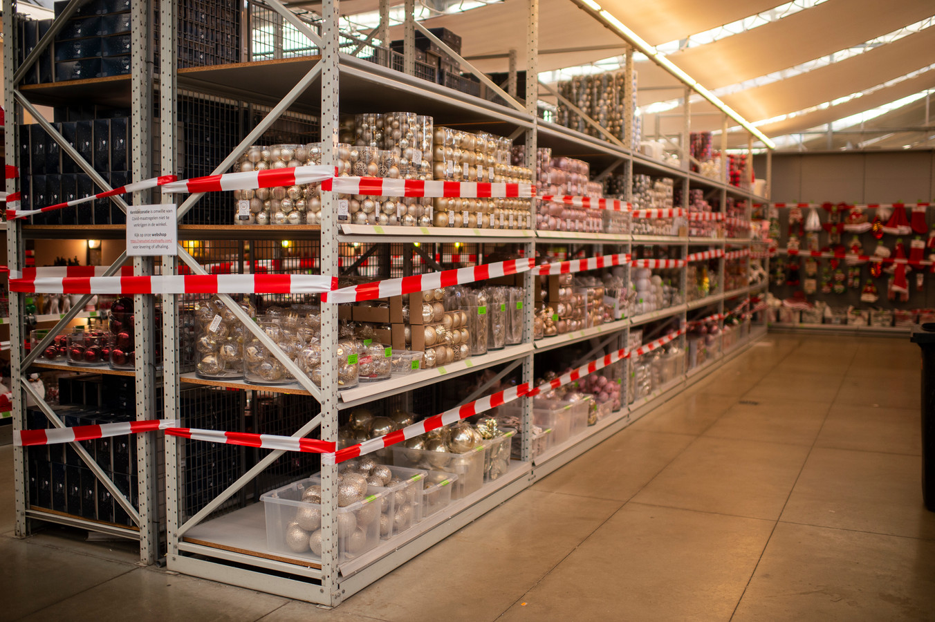 Tuincentrum Van Uytsel sluit alle rekken met niet-essentiële producten ...