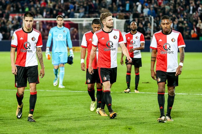 Onthutsend zwak Feyenoord lijdt thuisnederlaag tegen NAC | Nederlands ...