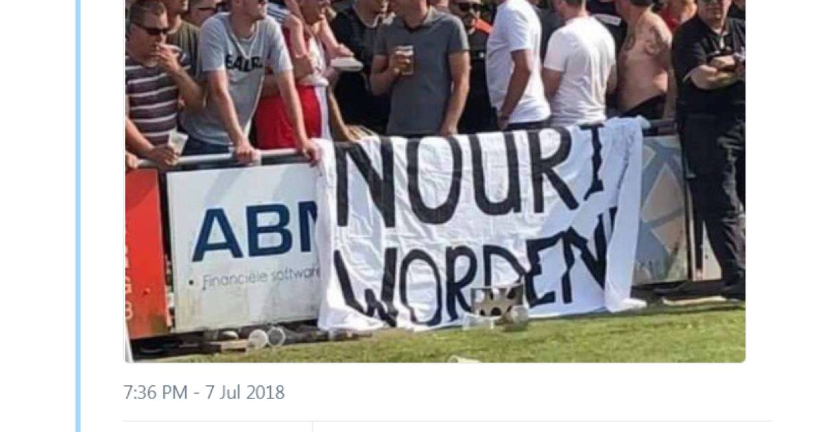 Beledigend spandoek over Nouri bij oefenduel Feyenoord | Rotterdam | AD.nl
