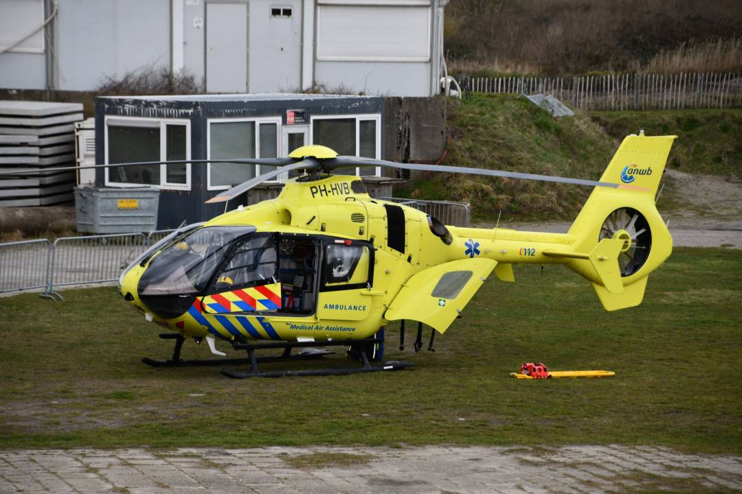 Traumahelikopter ingezet voor incident op crossterrein in Rilland ...