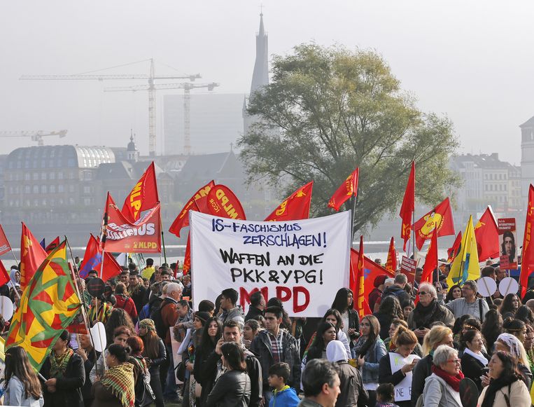 Tienduizenden 'Duitse' Koerden demonstreren tegen IS | Trouw