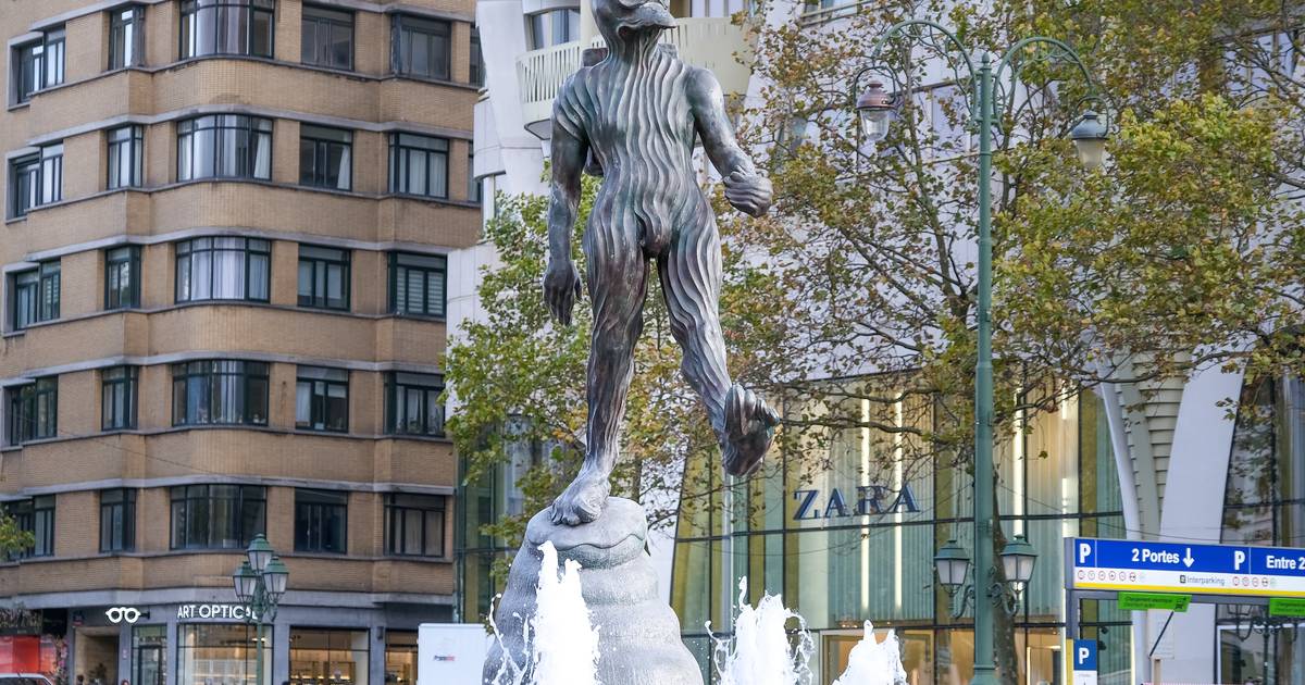 Standbeeld ‘Man van Atlantis’ verdwijnt van Gulden-Vlieslaan ...