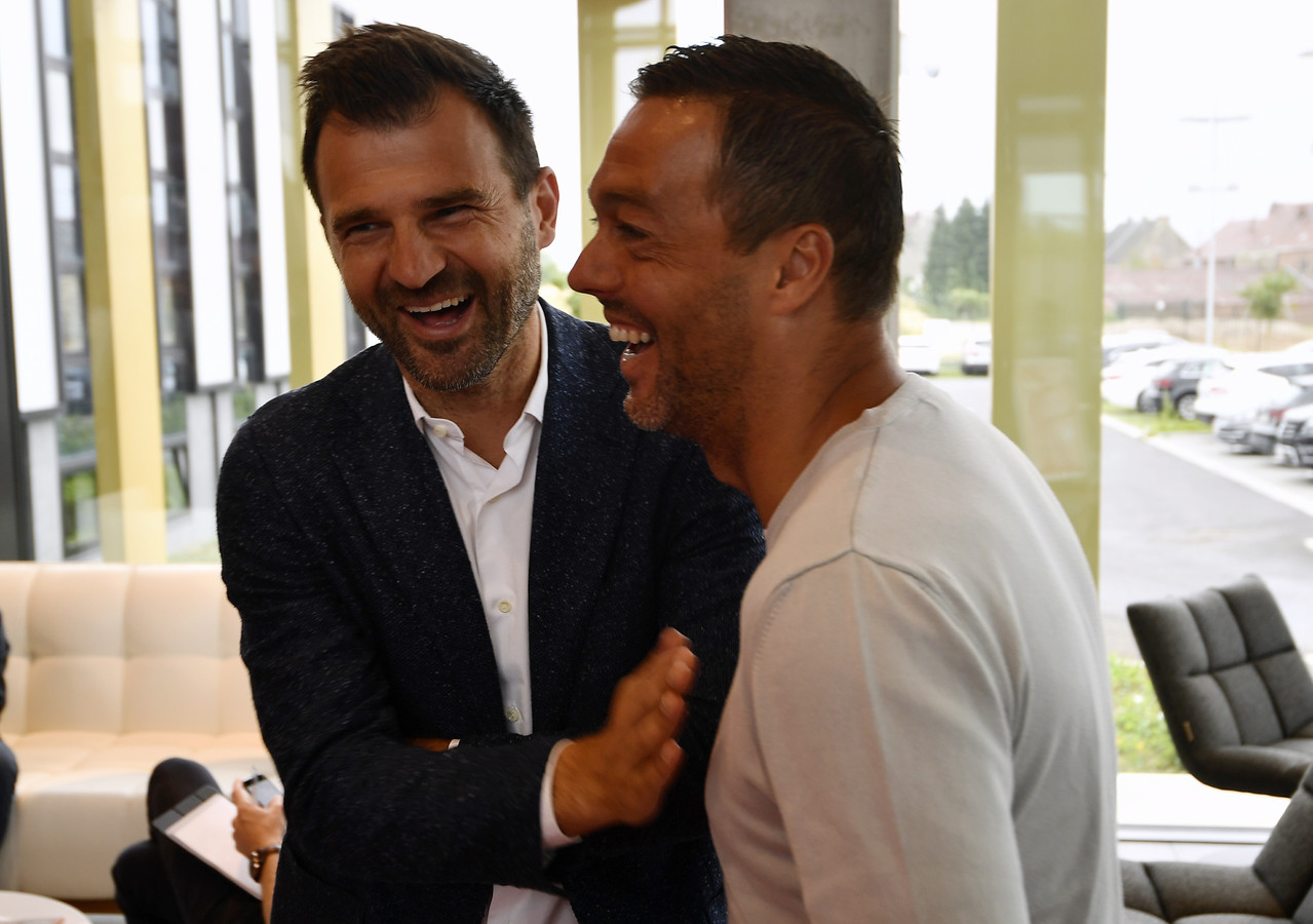 Refs op onze velden kunnen straks vrije trap geven wanneer speler een ...