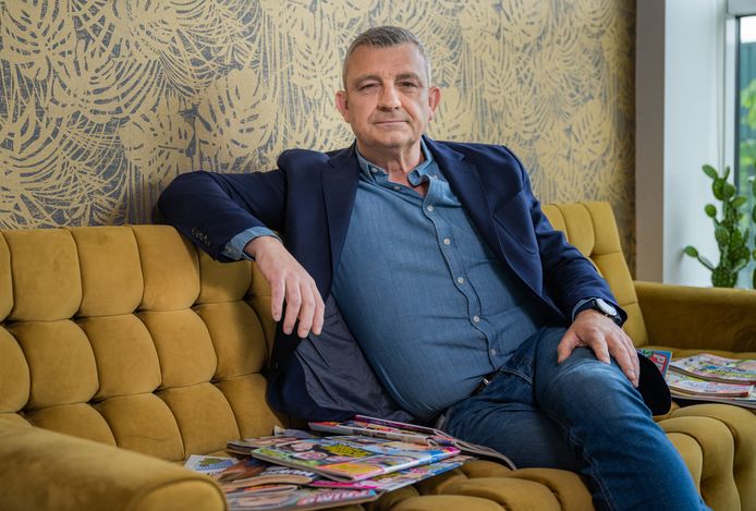 “Ik had vroeger een boontje voor de rosse van K3": nu speelt Peter Bulckaen de man van Karen ...