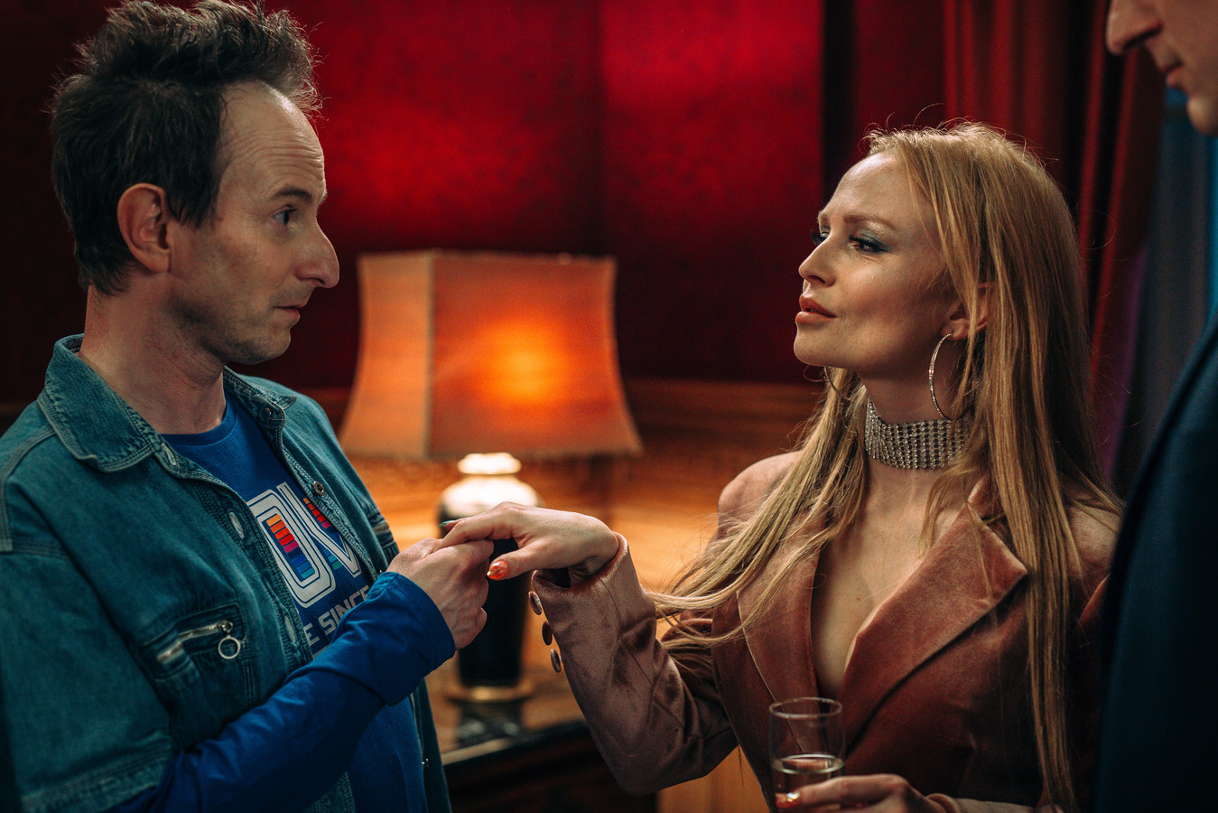 ‘W817’-acteur Aron Wade woont samen met vrouw die hem uit z’n depressie ...