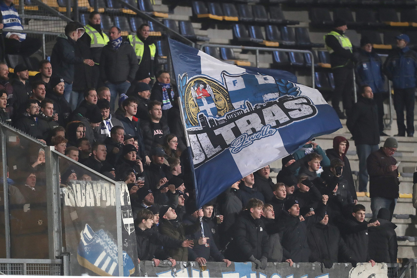 PEC Zwolle kondigt maatregelen aan na incident in Eindhoven: buscombi’s ... PEC Zwolle kondigt maatregelen aan na incident in Eindhoven: buscombi’s ...
