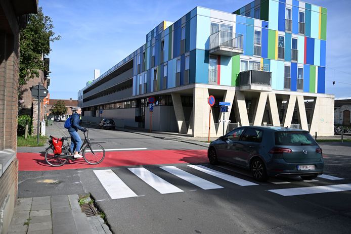 Nieuwe wegsignalisatie moet voorrangsregeling fietsers duidelijk maken ...